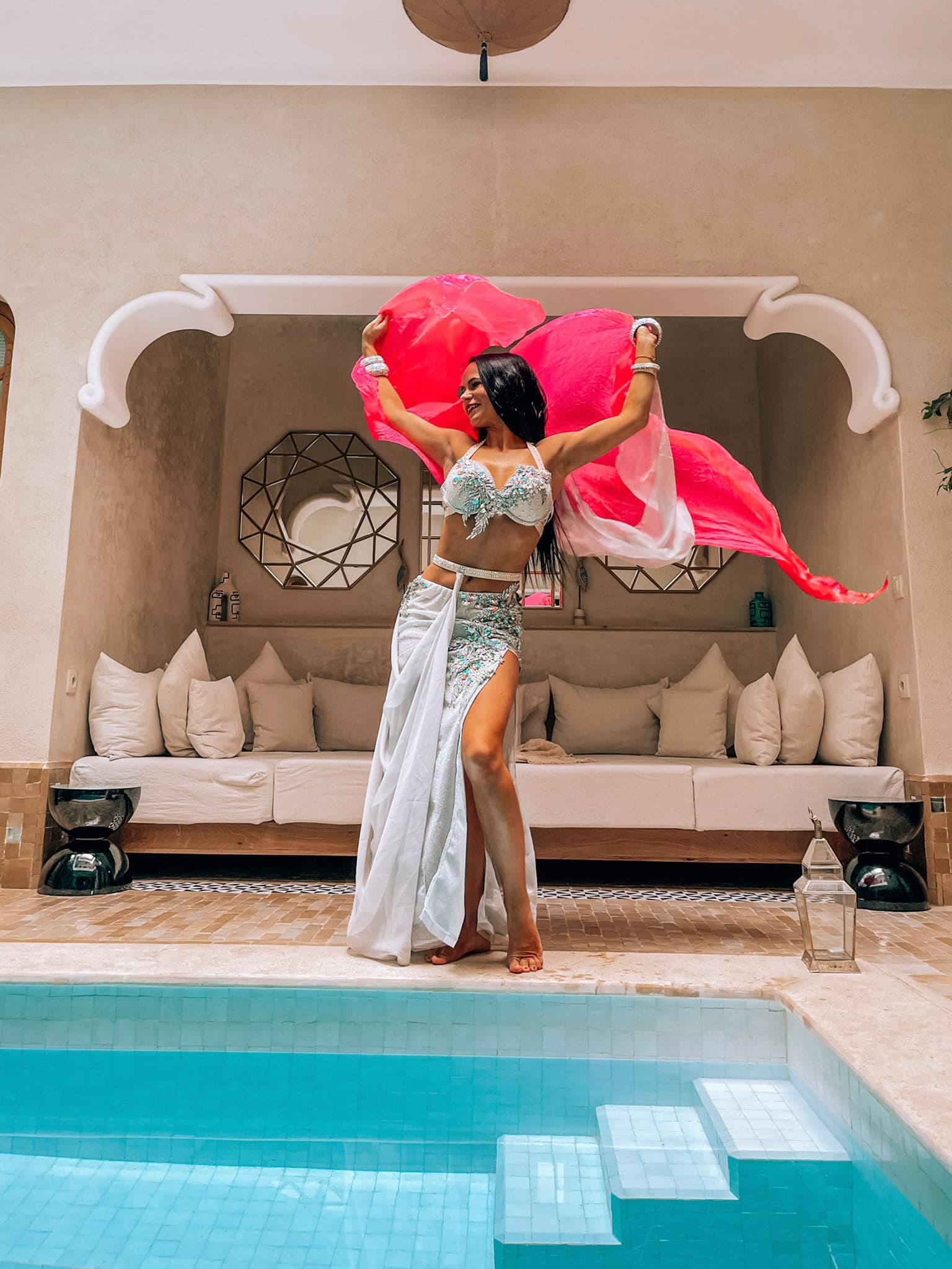 Tanzshow buchen, Bauchtänzerin buchen, Bollywood Tänzer buchen, Hula ...